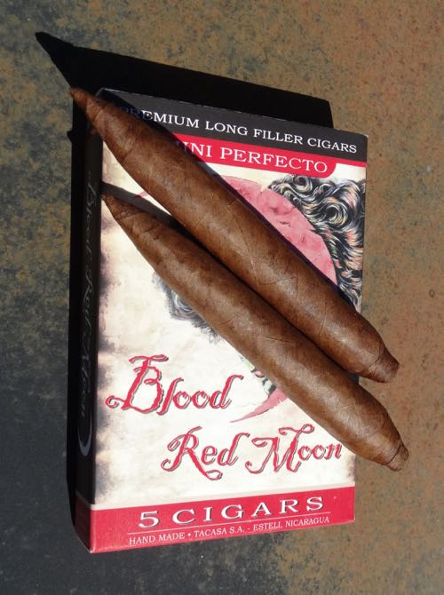 Blood Red Moon Mini Perfecto | Cigarfan.net